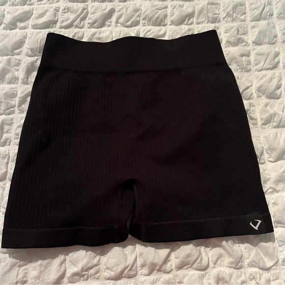Violate The Dress Code | Shorts | Nwt Violate The Dress Code Black ...